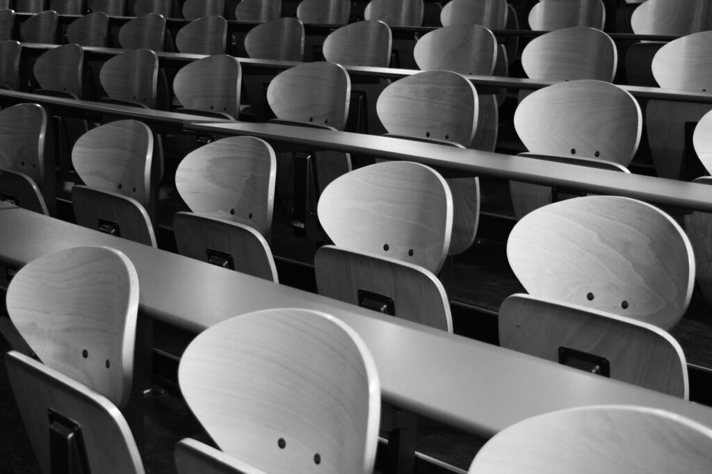 ΣΧΟΛΕΣ ΜΕ ΕΥΚΟΛΕΣ ΚΑΤΑΤΑΚΤΗΡΙΕΣ ΠΟΙΟΙ ΕΧΟΥΝ ΔΙΚΑΙΩΜΑ